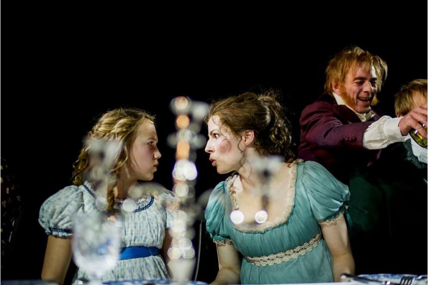 Anmeldelse: Fornuft og følelse, Aarhus Teater - Ungt Teaterblod