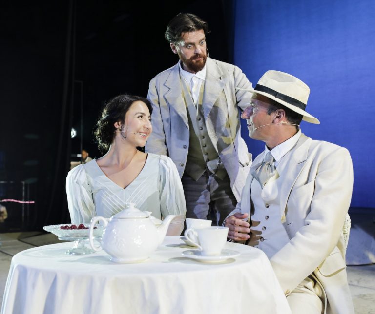 Lyset-over-Skagen-Silke-Biranell-i-rollen-som-Marie-Krøyer-Tomas-Ambt ...