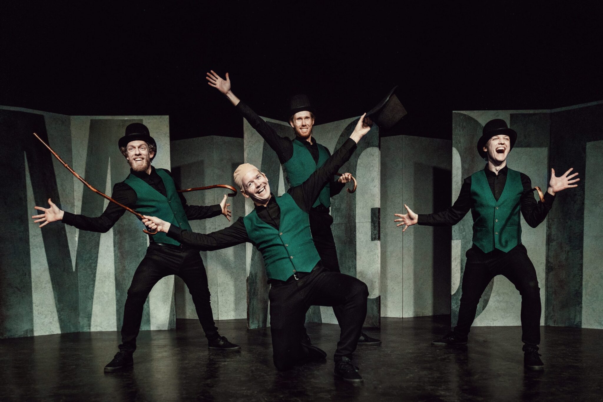 Anmeldelse: Al MAGT til folket, Satiregruppen MAGT (Teater V) - Ungt Teaterblod