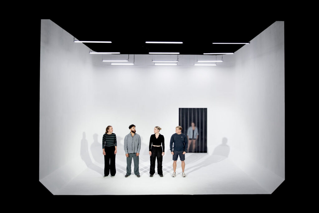 Anmeldelse: Sorte firkant, Blaagaard Teater (Blaagaard Teater og ...