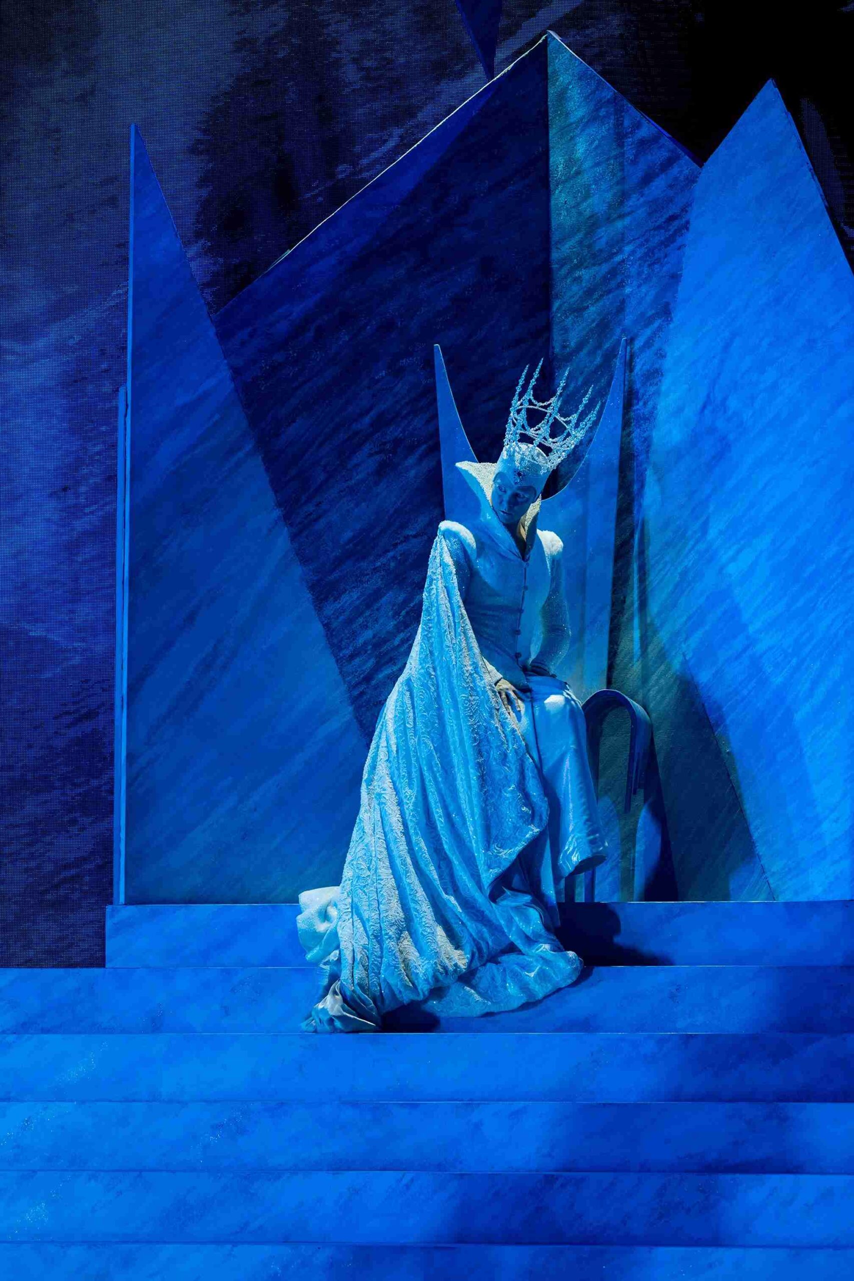 Anmedelse (re-anmeldelse): Snedronningen, Tivoli - Ungt Teaterblod